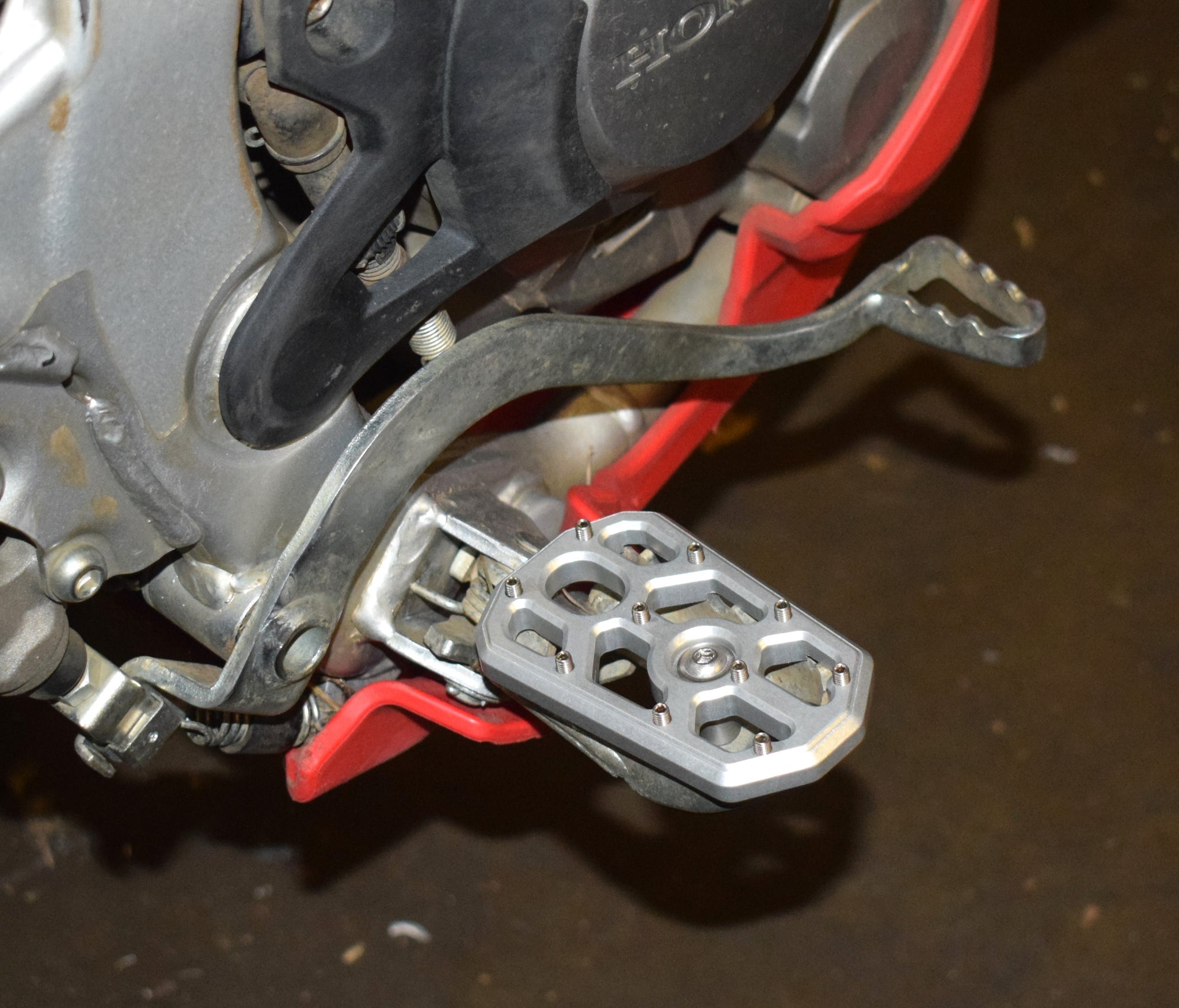 CRF300L/R PLATFORM FOOT-PEG PLATES – RALLY RAID PRODUCTS